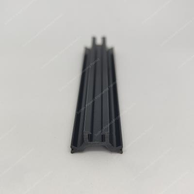 Cina Profili di estrusione in nylon e plastica Materiale isolante termico poliammide Striscia isolante acustica in vendita