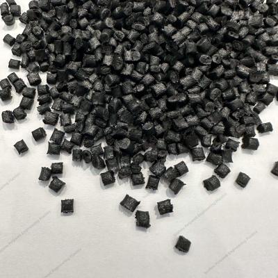 Cina Materiale grezzo di nylon estruso in fibra di vetro rinforzato con poliammide PA66 Granula di plastica per profilo isolante in vendita