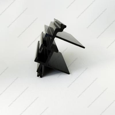 Cina CT-18mm Forma Striscia di ruptura termica di nylon estruso per sistema di alluminio finestra e porta in vendita