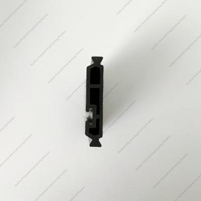 Cina Prodotto con strisce di rottura termica con PA66 GF25 Granuli di profilo di nylon inserito in finestra di alluminio in vendita