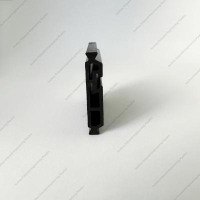 Cina Polyamide PA66 Fibra di vetro 25% Striscia di rottura termica Striscia di rottura di ponte con forme diverse in vendita