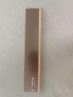 Cina Profili di abito in alluminio per pareti e pavimenti a base di LED 2,5 metri in un pezzo in vendita