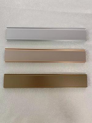 Cina 2.5 metri Linea decorativa gonne in alluminio per cornice gonne di decorazione in vendita