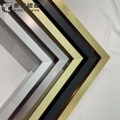 Cina Profili di estrusione in lega di alluminio personalizzati per fornitori professionali di fotogrammi in vendita