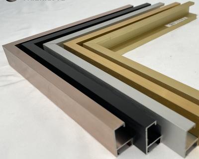Cina 25 mm di altezza laterale specchio curvo in lega d'alluminio oro brillante per la decorazione del soggiorno / bagno in vendita