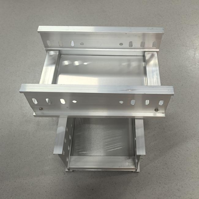 Aluminum cable tray system in industrial setting