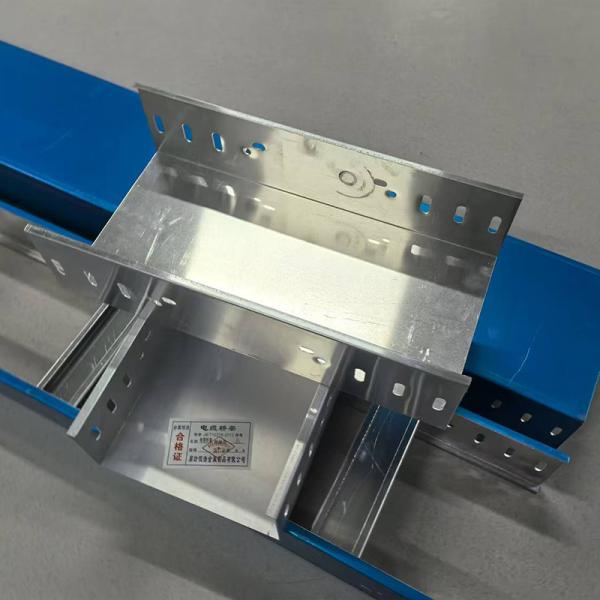 Quality Ventilated Electromagnetic Pre Galvanised Cable Tray 4 Inch Customized for sale
