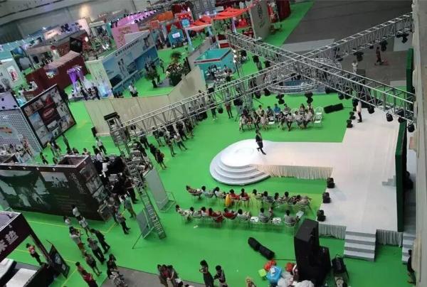 Quality Outdoor Fashion Circular Lighting Truss For Music Radio Show Event for sale
