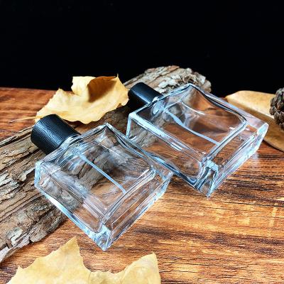 Cina Glass Pockets 100ml Travel Spray Bottle Packaging in vendita