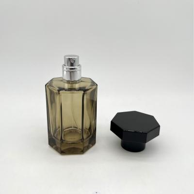 Cina 30ml 50ml 100ml Perfume Spray Bottles Metal Uv Plating Cap Customize Logo in vendita