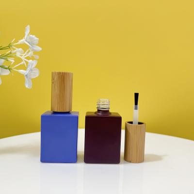 中国 タケ帽子のマニキュアのびんとの多彩な正方形の円形の楕円形の形10ml 12ml 15ml 販売のため