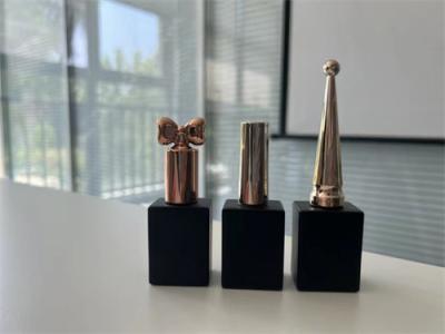 Cina Beautiful Square Custom Made Nail Polish Bottles 10ml 12ml 15ml Glass in vendita