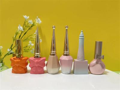 中国 Odm 12ml 15ml 10ml Nail Polish Bottle Square Round Oval Shape 販売のため