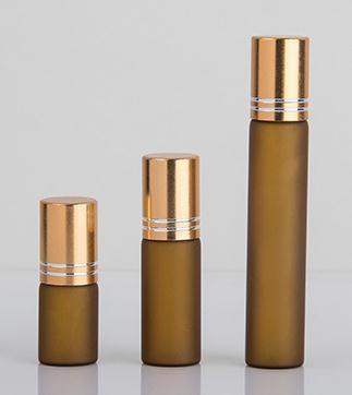 中国 精油5ml 10mlのためのびんのアルミニウム帽子のガラス ロール 販売のため