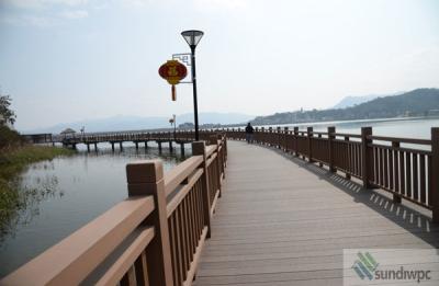 China Outdoor an-ti termites waterproof decorative garden wpc fence composite railing for sale