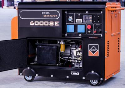 Cina 4 generatori di corrente diesel elettrici di inizio 5kw del colpo con AVR, aria di sistema bassa dell'allarme dell'olio si sono raffreddati in vendita