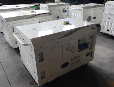 中国 AC強いディーゼル機関を搭載する3段階の携帯用ディーゼル運転された発電機8.5kw 10kVA 販売のため