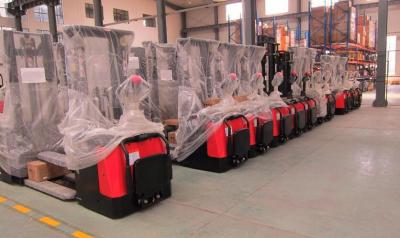 中国 立つDrivableの倉庫材料の処理装置2500kgの小型電気牽引のトラクター 販売のため