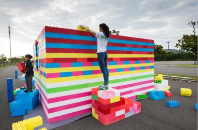 China Children plastic large building blocks to Creative plastic interlocking toy for kids for sale
