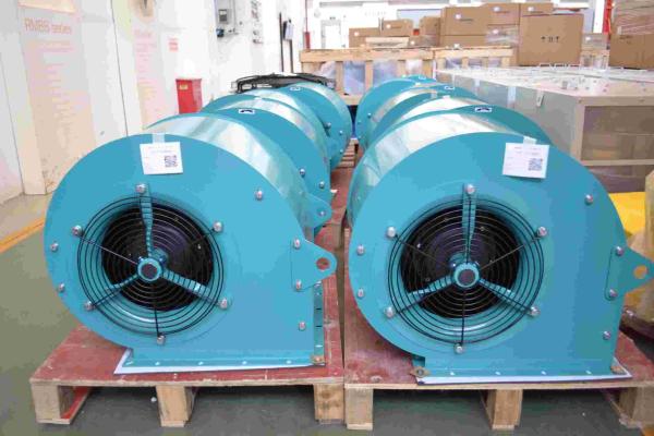4ポーランド人1195rpmの外的な回転子モーター ファン250mmの刃のトランスデューサーの冷却ファン