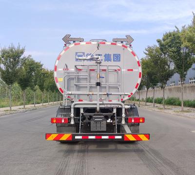 Cina Controllo automatico dell'acqua posteriore Spruzzatore di acqua Camione coda freccia Spruzzatore di acqua leggera cisterna in vendita