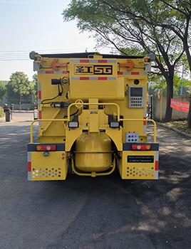 Cina Camion di manutenzione stradale professionale con dispositivo dedicato e protezione laterale in vendita