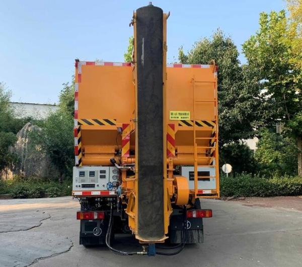 Quality Easy Operation Road Repair Truck Asphalt Pavement Road Maintenance Truck for sale
