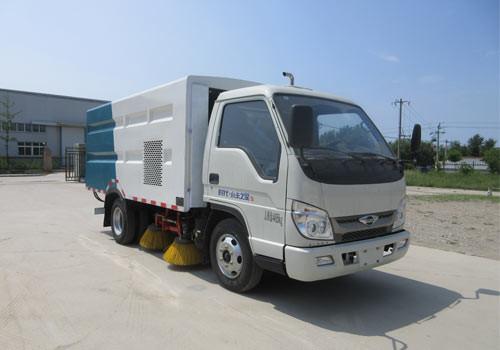 Quality Four Sweeping Discs Street Sweeping Truck For Municipal Road Maintenance And Cleaning for sale