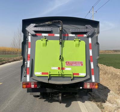 Cina Camion spazzino stradale a vuoto Efficienza di spazzatura 93% Spessore del serbatoio 2 mm in vendita