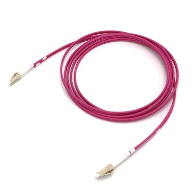 China Óptico a dos caras con varios modos de funcionamiento Ericaviolet del color OM4 de FTTH del cable púrpura DX de la fibra en venta