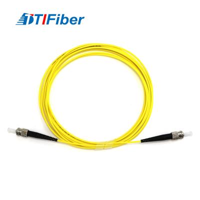 China FTTH utilizan el cable a una cara del cordón de remiendo de la fibra óptica del solo modo de ST-ST todas las longitudes disponibles en venta
