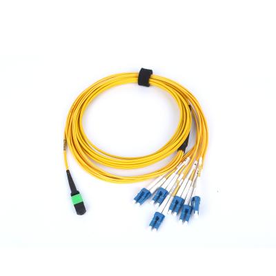 China Color modificado para requisitos particulares de pequeñas pérdidas del cordón de remiendo de la fibra de 12F 3.0m m OM3 LSZH MPO en venta