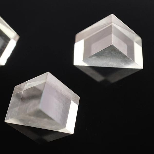 Quality Prism CVD Diamonds | Optical-Grade CVD Single Crystal Trigonal Diamond for sale
