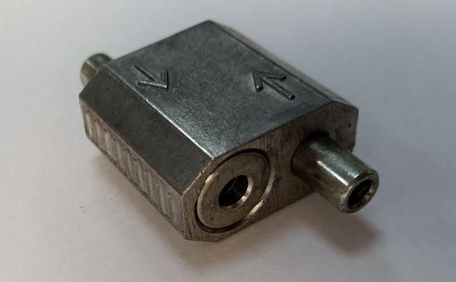 Adjustable Cable Loop Securing Clamp close-up