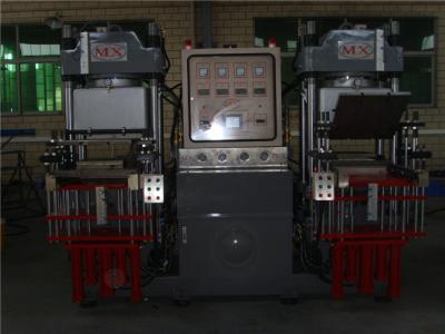 China 250 ton het Vastklemmen Vormende de Machineenergie van de Kracht Rubbervulcanisatie - besparing Te koop