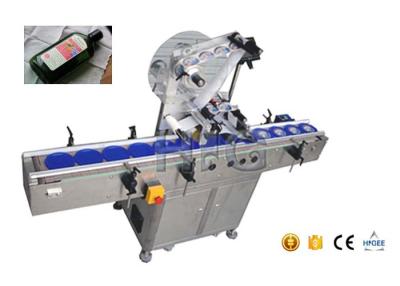 China GMP elektrische vlakke automatische sticker etiketteringsmachine voor vliegtuigfles Te koop