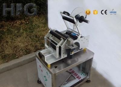 Cina Etichettatrice della bottiglia del piano d'appoggio di resistenza all'usura semiautomatica in vendita