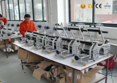 Cina Etichettatrice automatica della bottiglia rotonda dei semi delle etichette in bobina di Omron con la macchina di codifica in vendita