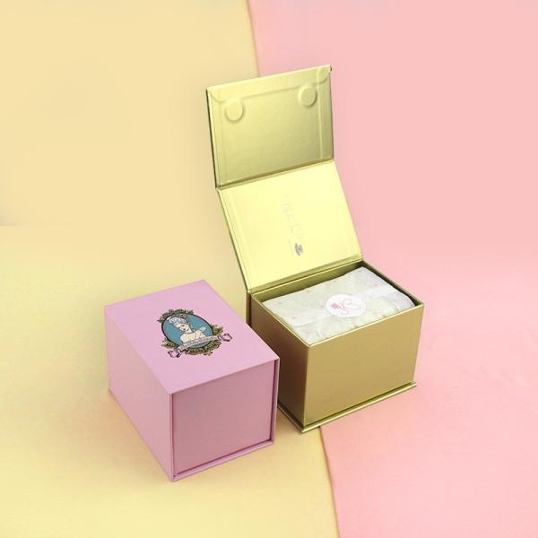 Quality Custom Logo Rigid Cardboard Foldable Magnetic Gift Box With Matte Lamination for sale