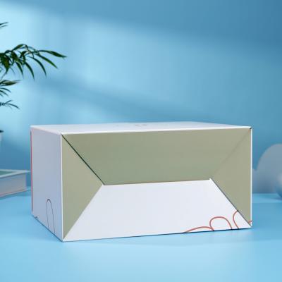 Cina Custom Luxury Logo Printed Eco Friendly Tuck End Gift Packaging Box realizzato con materiali riciclabili per marchi eco-consapevoli in vendita