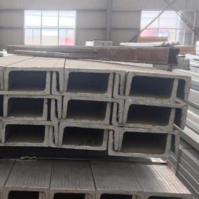 Cina Canali di acciaio laminati a caldo non perforati galvanizzati Q355 Canali metallici a forma di U 100% testati in vendita