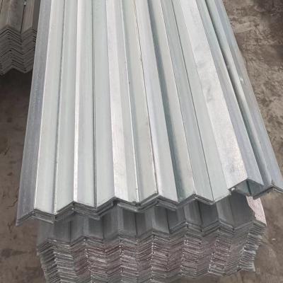 Cina Q235 Acciaio ad angolo laminato a caldo 4380 mm per macchine da costruzione in vendita