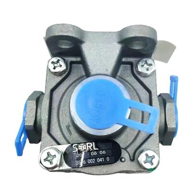 中国 標準トラックのブレーキシステム 速速空気弁 3516-10-00007 中部 販売のため