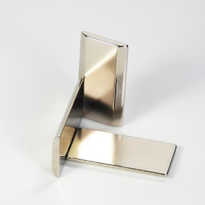 China High Grade N52 Strong Thinnest Neodymium Flat Beautiful Block Magnet for sale