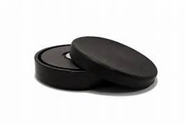 China High Performance Rubber Coated Neodymium Pot Magnet with Screw Hole for sale