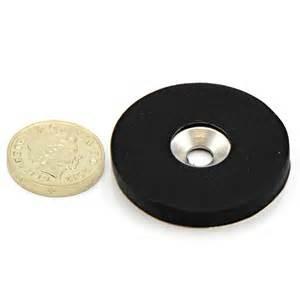 China Factory Direct Supply Rubber Coated Magnet with Screw for Holding Base for sale