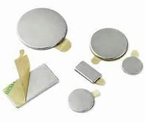 China Self Adhesive Magnetic Strip Strong Magnet Tapes 1M x 10MM x 1.5MM for sale