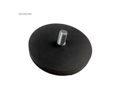 China Rubber Coated Anti Corrossion Pot Magnet With Outer Screw for sale
