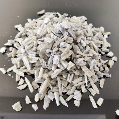 China Surface Deburring Fused Mullite Grits Molten Mullite Sand 70-79% Al2O3 for sale