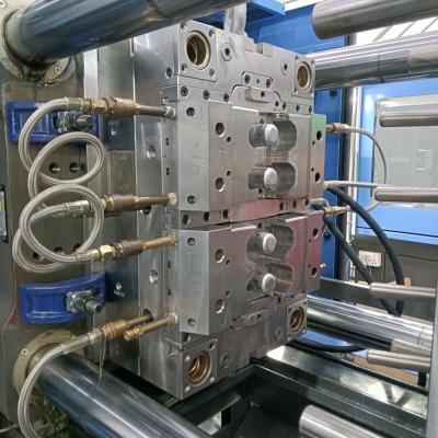 中国 Custom 4 Cavity Injection Mold For Moldable Six Point Shape Plastic Products 販売のため